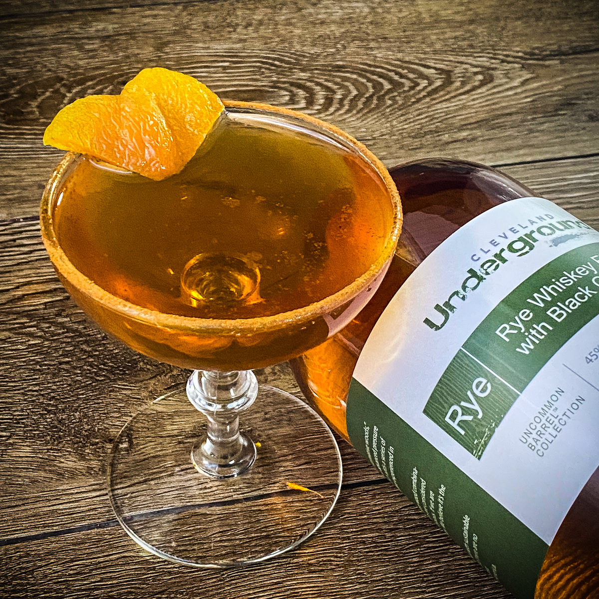 Spiced Apricot Manhattan – Cleveland Whiskey